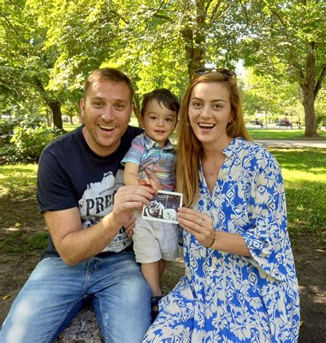 Христо Пъдев от Татковци стана баща на момиченце Мама 24