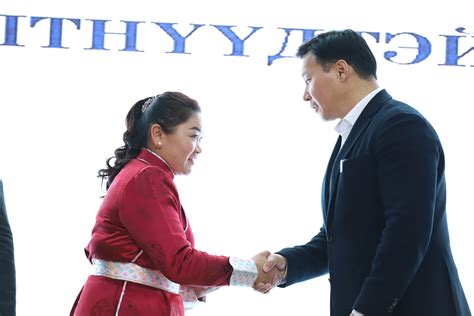 Өнөөдөр 2025 01 07 Эрүүл мэндийн сайд Т Мөнхсайхан өргөтгөсөн багаар Ховд аймагт ажиллаж байна