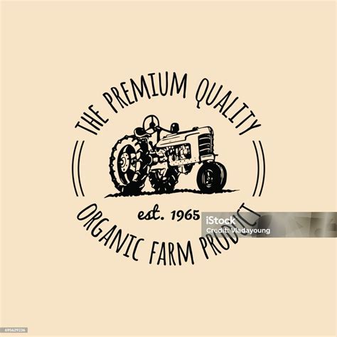 벡터 복고풍 가족 농장 로고입니다 유기농 프리미엄 품질 제품 로고입니다 빈티지 핸드 스케치 트랙터 아이콘입니다 가정용 장비에 대한 스톡 벡터 아트 및 기타 이미지 Istock