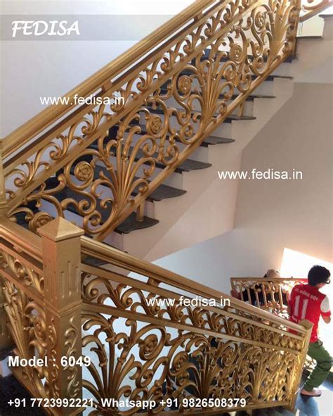 Luxury Classic Wooden Stairwell Wooden Stairs For Duplex Tiling Wooden