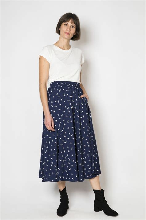 Falda Maxi Azul Con Flores Blancas Con Bolsillos Ropa Mujer Susisweetdress