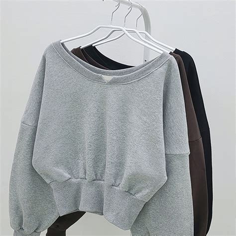 룸제이 허리잘록👄기모여리핏아방핏유니크힙한섹시몸매보정트레이닝룩원숄더꾸안꾸룩 카프리 박시 오버핏 숏 벌룬 퍼프 소매 트임 보트넥 원 오프숄더 크롭 맨투맨