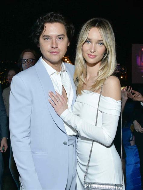 Cole Sprouse 2024 Vriendin A Couple Photos From The Premier Last