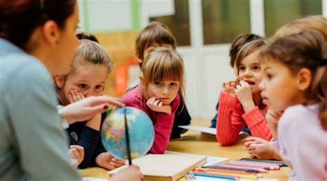 План конспект на урок за литературно упражнение на тема Извънкласно четене Приказни разказвачи