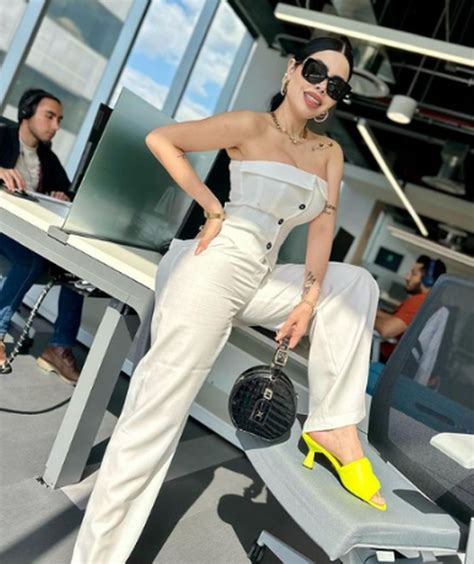 Quién Es Sol León Biografía Y Fotos De La Empresaria De Fajas Celeb