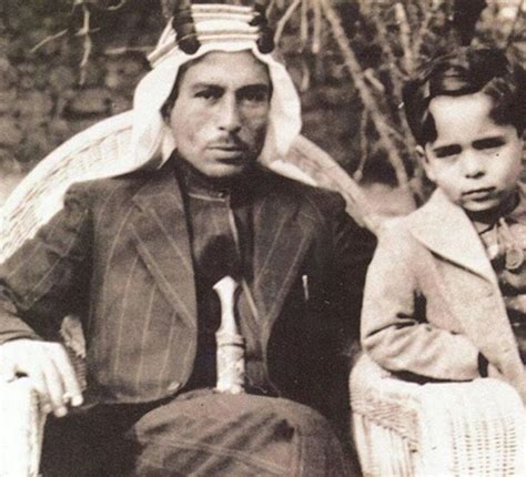 الملك الشريف طلال بن عبدالله آل عون ملك المملكة الأردنية الهاشمية وابنه
