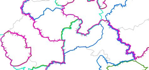 Arcgis Desktop Cartographic Line Develop Spikes When Applied Offset Value Geographic
