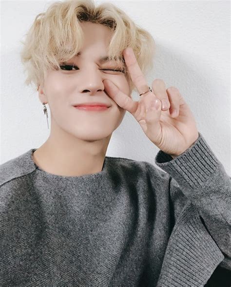 Ateez Ateezkpop Wooyoung Jungwooyoung Selfie Selca Fluffy Soft