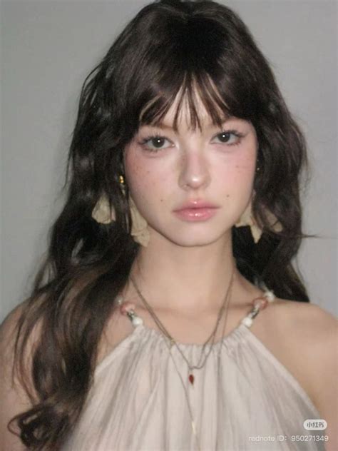 ปักพินโดย Yona ใน Beauty ในปี 2025 สไตล์การแต่งหน้า แต่งหน้าประจำวัน เทคนิคการแต่งหน้า