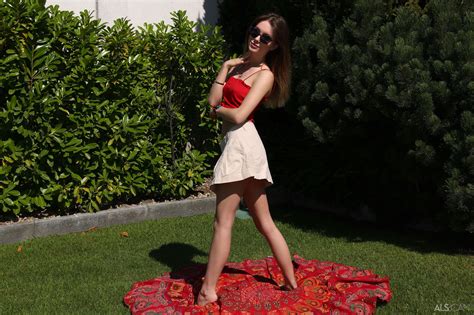 Amateur Girl Alsbulbed And Taperedliz Oceanmedium