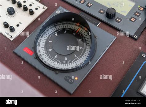 Repeater Gyro Compass At Felipe Heidt Blog