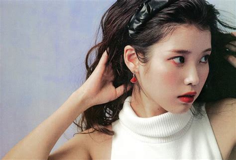 Iu 📚 Iu 5th Album Lilac Photo Book과 💽 2021