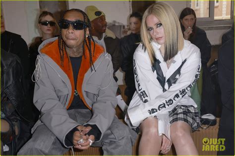 Photo Avril Lavigne Tyga Kiss At Paris Fashion Week Photo Just Jared