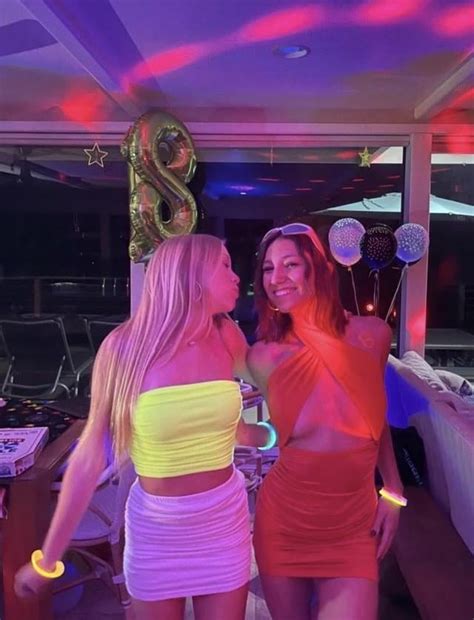 Which Bikini Babe Are You Taking R Summertimegirls