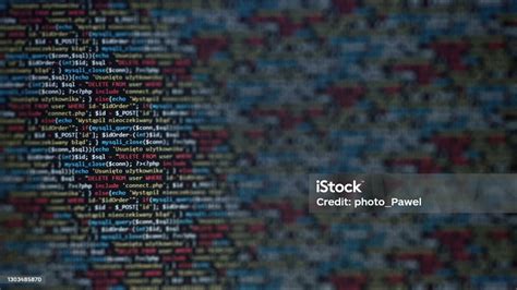소프트웨어 개발 모니터 화면 배경 개발자는 소스 코드가 표시됩니다 프로그래밍 개념 0명에 대한 스톡 사진 및 기타 이미지 0명 Html 개발 Istock