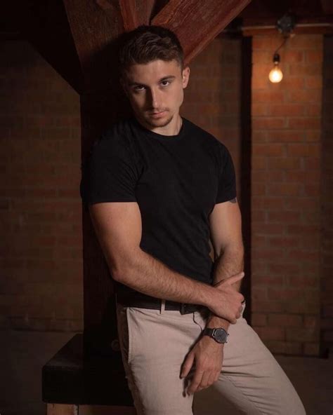 Garett Nolan Biodata Profil Fakta Umur Agama Pacar Karier