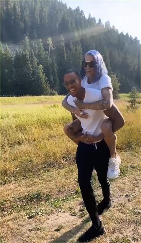 Jeffree Star Shares Photos With New Beau Andre Marhold On Vacation