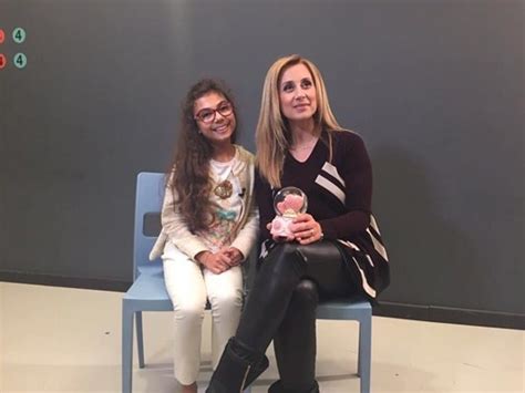 Жаклин Таракчи на 12 г пее пред Лара Фабиан на 18 г в “Гласът на България”