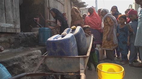 Residents Of Pakistani City Of Karachi In Grip Of Water Mafia Focus