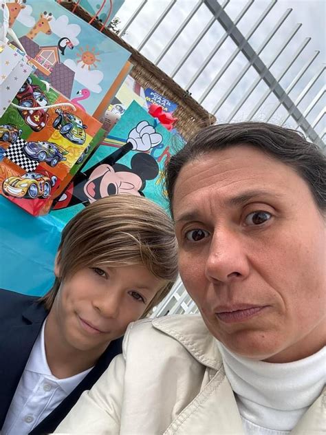 Първи учебен ден Ако броя по децата ми това ми е ДВАДЕСЕТ И ПЪРВИ първи учебен ден И да си