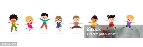 야외에서 뛰어드는 행복한 아이들 개념 어린 아이들 활동 놀이터에서 노는 아이들 흰색 배경 벡터에 격리된 재미있는 만화 일러스트레이션 광고에 대한 스톡 벡터 아트 및 기타