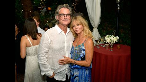 Плуване с акули и влизане с взлом Първите срещи на звездните двойки