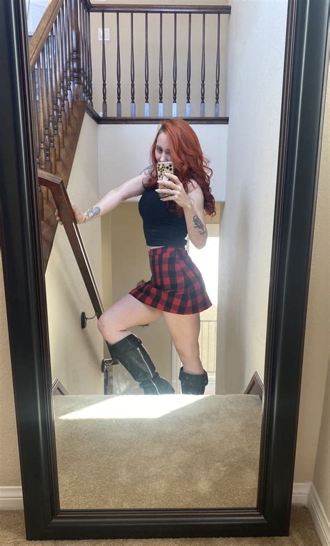 Jupiter Jetson On Twitter My Victory Pose After Lugging This Giant Mirror Up Flights Of