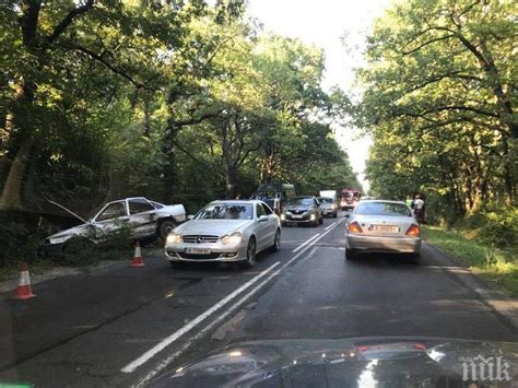 ОТ ПОСЛЕДНИТЕ МИНУТИ Тежка катастрофа край Варна има пострадали СНИМКИ Информационна