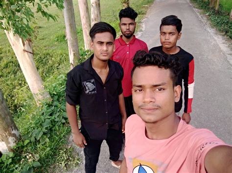 ছেলেদের আড্ডা