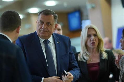Dodik Negodovao Zbog Himne Bih I Izašao Sa Sjednice Zenit Ba