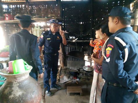 ဆင်ပေါင်ဝဲမြို့ အမှတ် ၃ ရပ်ကွက်ရှိ နေအိမ်များ မီးဘေးလုံခြုံရေးအတွက် တစ်အိမ်တက်ဆင်း ကွင်းဆင်းစစ