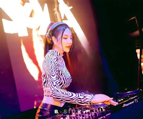 น้องลูกหว้า เปิดวาร์ปนางแบบสาวสยแซ่บ หุ่นดี งามดี มี Onlyfans