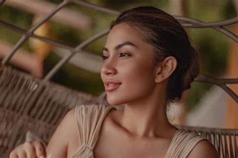 Artis Indonesia Yang Punya Bibir Seksi Penuh Pesona Sensual Tak Kalah Dengan Angelina Jolie