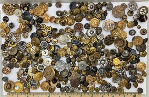Lot Detail Metal Buttons