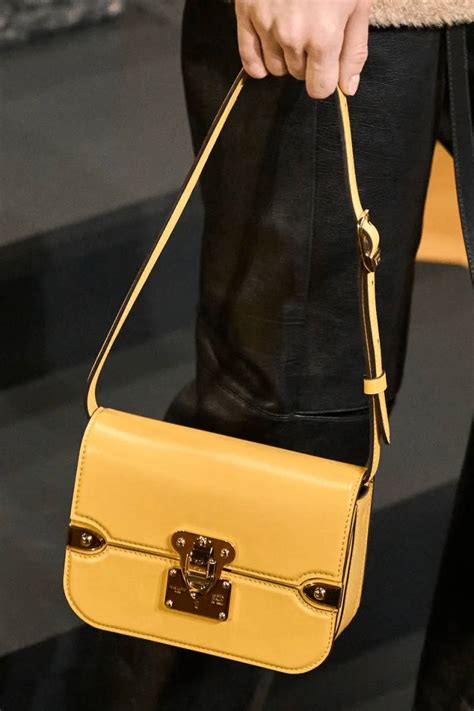 현재 반응 핫한 루이비통 2023 신상 백  인스티즈 Instiz 인티포털 카테고리