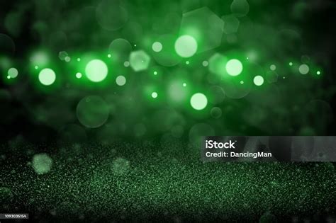 녹색 귀여운 밝은 반짝이 조명 Defocused Bokeh 추상 배경 콘텐츠에 대 한 빈 공간으로 축제 이랑 텍스처 0명에 대한 스톡 사진 및 기타 이미지 Istock