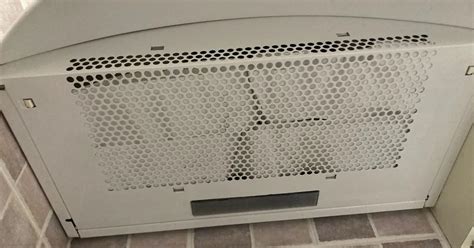 복층인 원룸인데 3시간정도 걸렸고 곰팡이있던 부분이나 냄새나던 부분 깨끗하게 청소해주셨습니다 특히 유리창과 주방 후드가 깨끗해서 만족스럽습니다 숨고 숨은고수