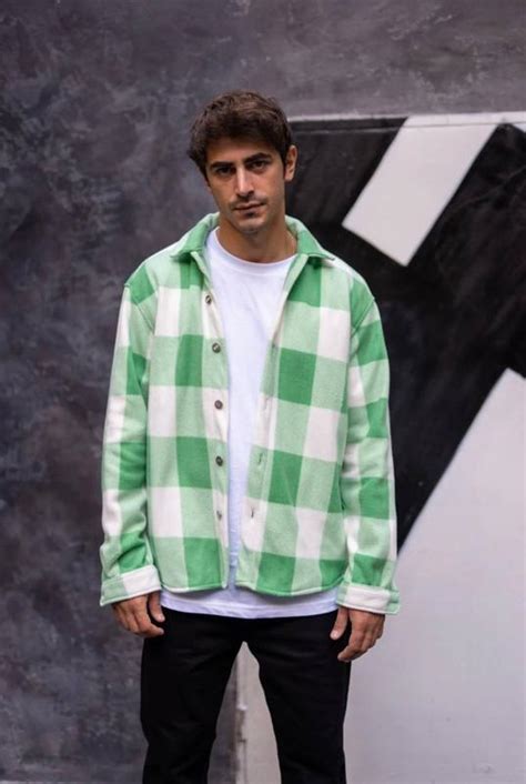 Тепла м‘яка чоловіча оверсайз сорочка у клітинку — ціна 1175 грн у каталозі Сорочки Купити