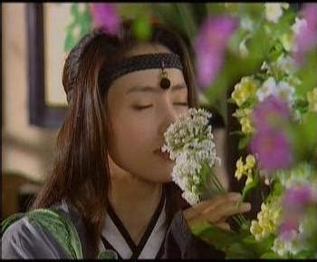 雪花女神龙结局上官燕和欧阳明日真的死了吗 雪花女神龙大结局为什么是上官燕和欧阳明日死掉呢