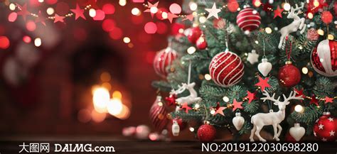圣诞树上的圣诞球装饰品等摄影图片 大图网图片素材
