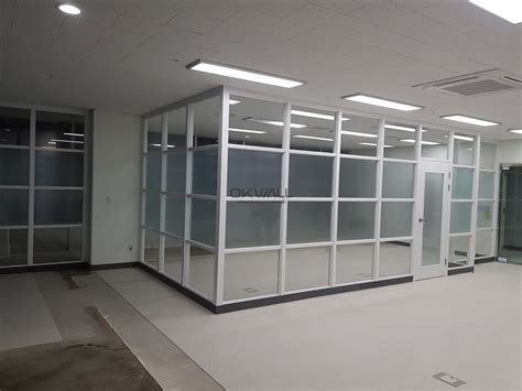 우드 격자 유리칸막이 래핑칸막이 오케이칸막이