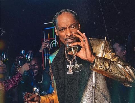 اسنوپ داگ می‌گوید پس از سال‌ها مصرف ماری‌جوانا، دخانیات را ترک می‌کند