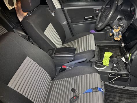 Подлокотник — Suzuki SX4 (1G), 1,6 л, 2010 года | аксессуары | DRIVE2