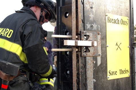 Catalyst Force Entry Door Forcible Entry Door Prop Breaching Doors