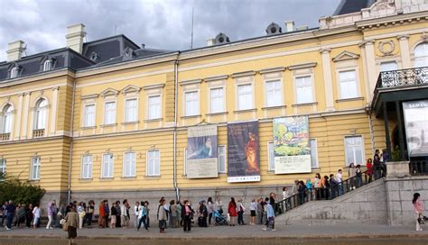 Експозицията ни връща към времето в което се конституира държавността