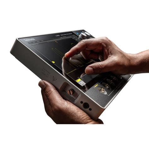 Mso24 Tektronix Osciloscópio Portátil 70 Mhz 4 Canais Display Touchscreen Compacto