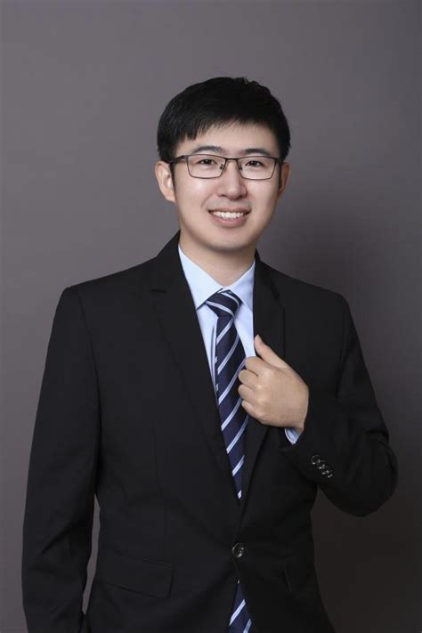 对话「熵简科技」费斌杰：deepseek R1大幅降低投研模型训练成本，ai涌现推理过程支持投资决策