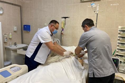 Мама втрачала свідомість обіймаючи сина у Дніпрі рятують двох братів які постраждали