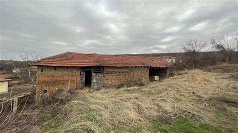 70 кв м РЗП 70 кв м РЗП Къщи Вили Пресяка Адрес Недвижими Имоти предлага едноетаж