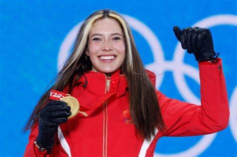 滑雪女神谷愛凌激吻洋男！戀情曝光男方被起底 小粉紅罵爆不愛國貨 自由娛樂